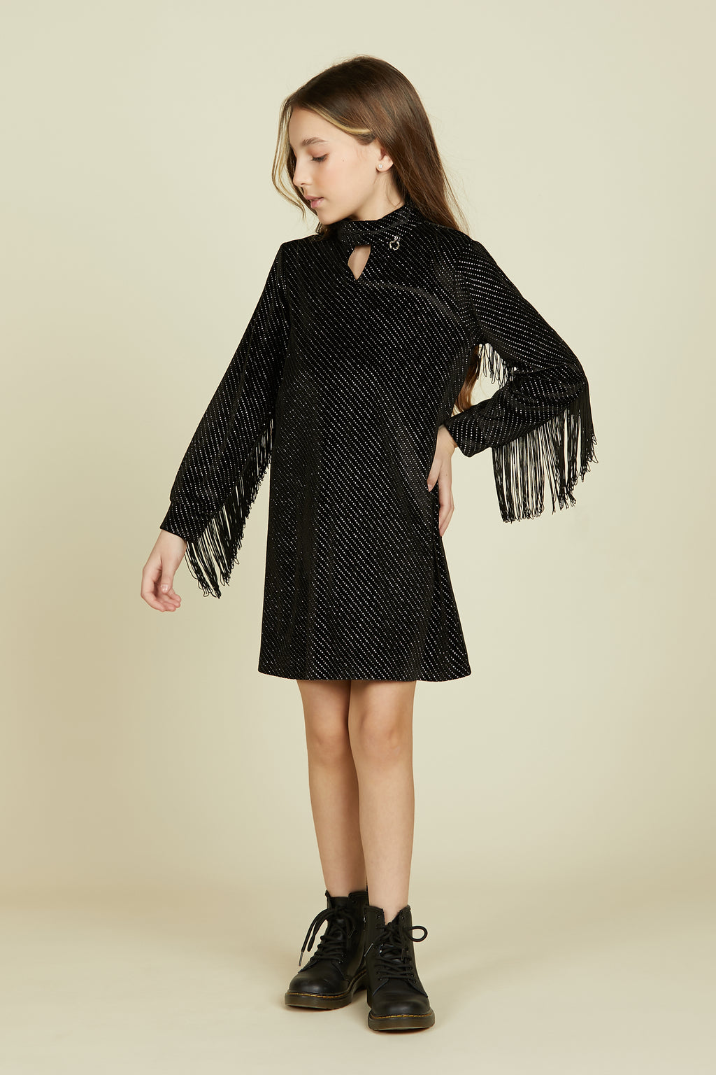 Abito GHOBIN corto manica lunga con frange full strass – Relish